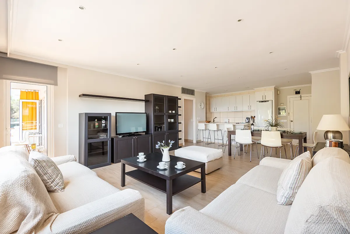 Hamilton Court - 3 bedroom flat - Hamilton Court